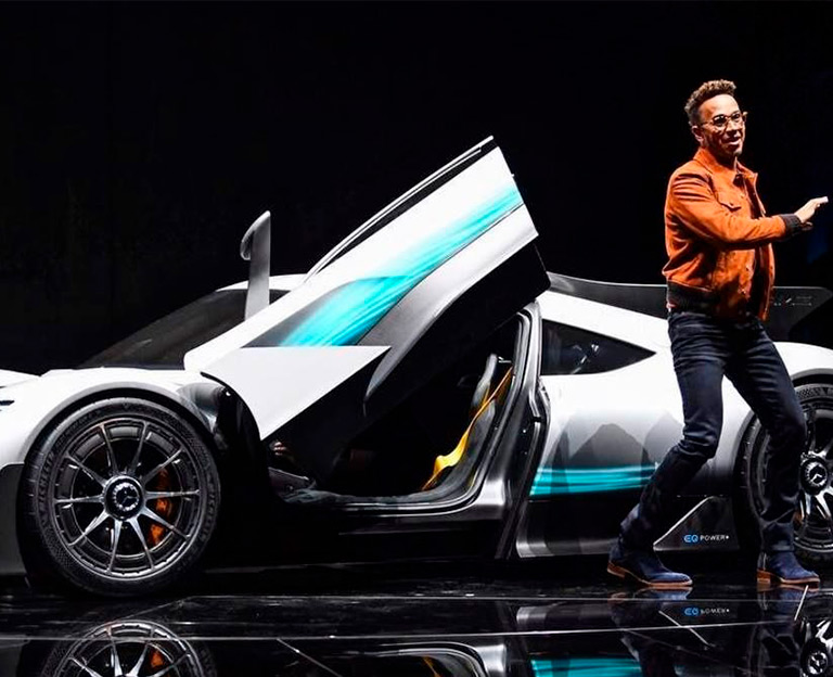 El Garage de Lujo de Lewis Hamilton - La Carrera Panamericana